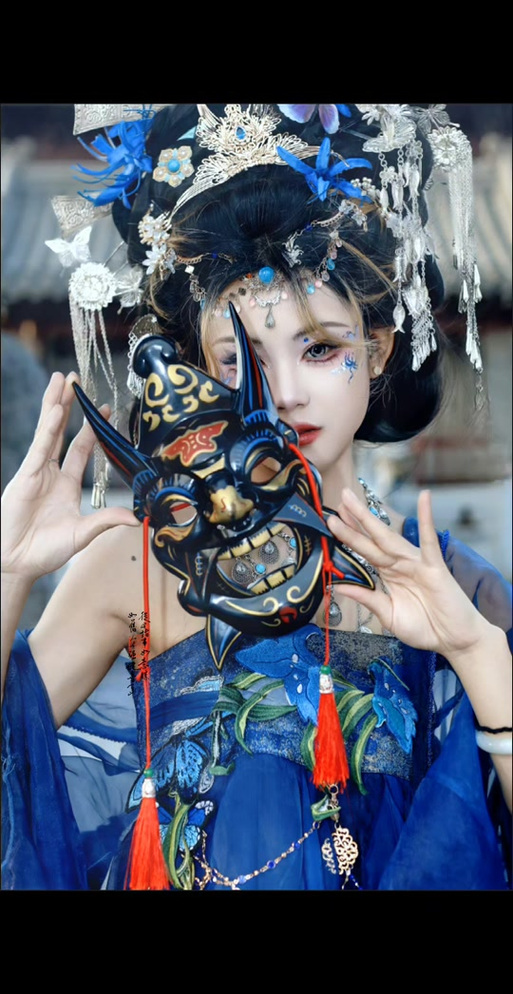 抖音最火的人面具人截图