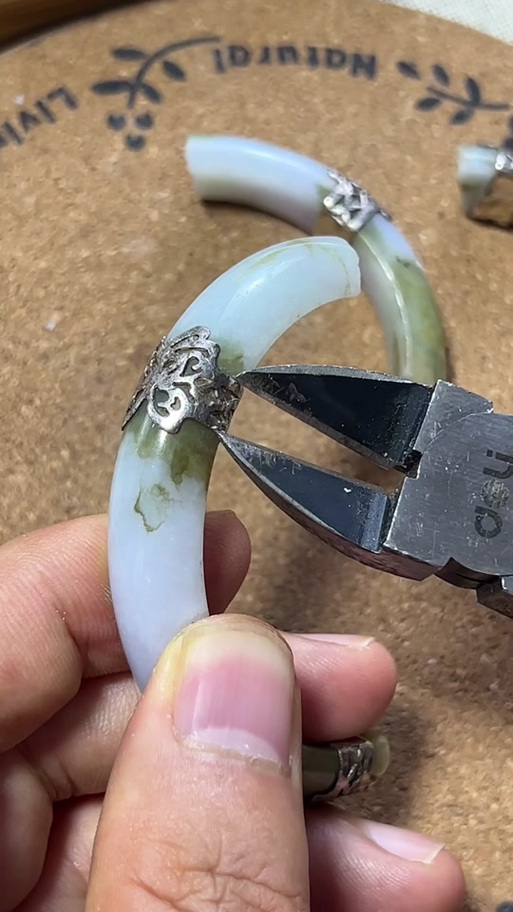 玉手镯修复后还能戴吗图标