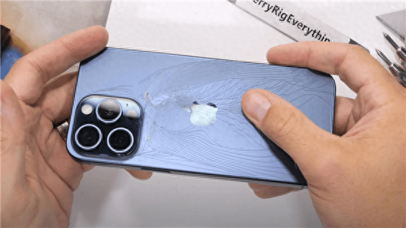 手机后盖碎了露出电池危险吗图标