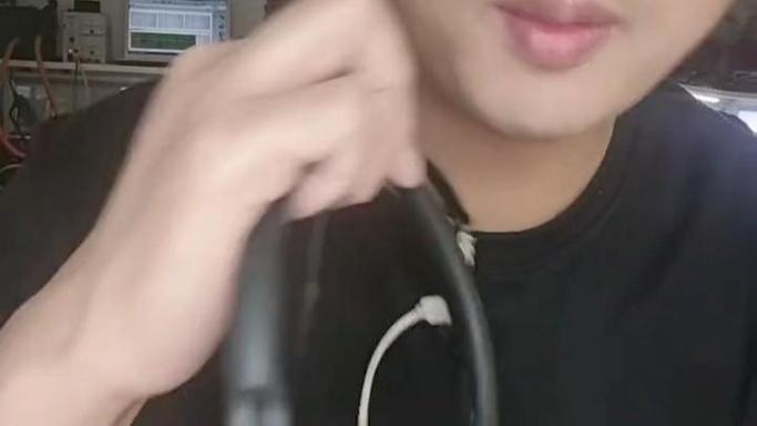 bose蓝牙耳机一直闪红灯图标
