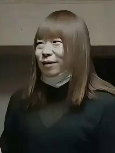 男扮女装去工地被男工发现图标