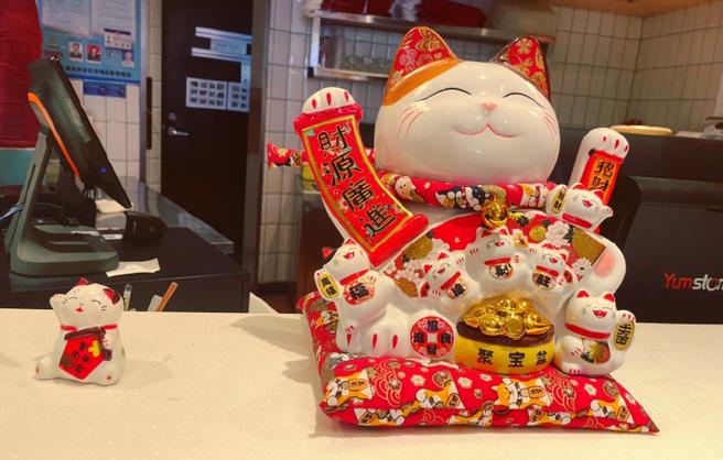 摸了别人店里的招财猫会怎么样截图