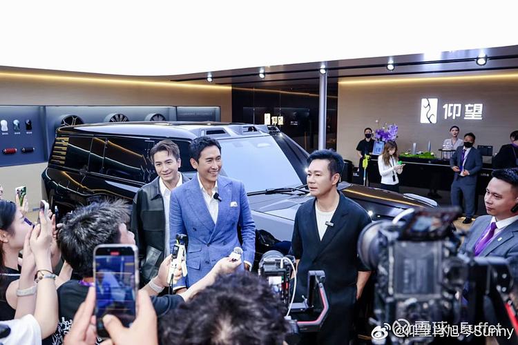 第一次约会看男生人品图标