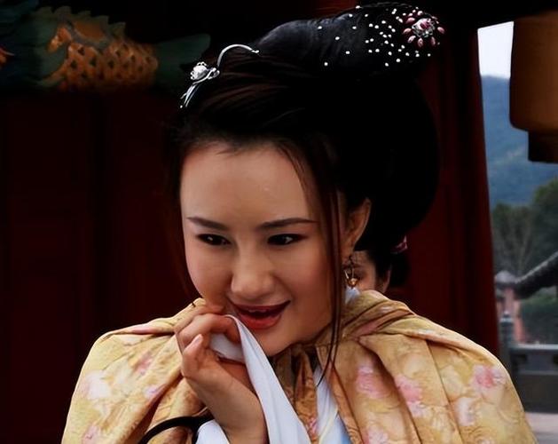 女主叫孟瑶的玄幻小说