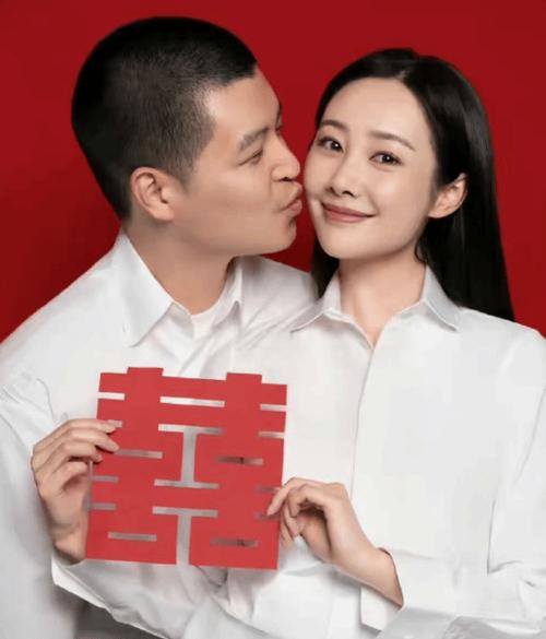 马頔李纯结婚证是手写的