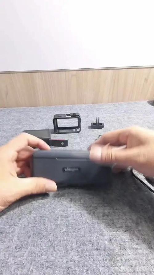 大疆action4怎么充电图标