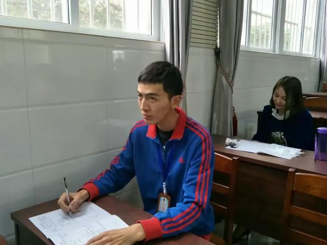 教务班主任是做什么的图标