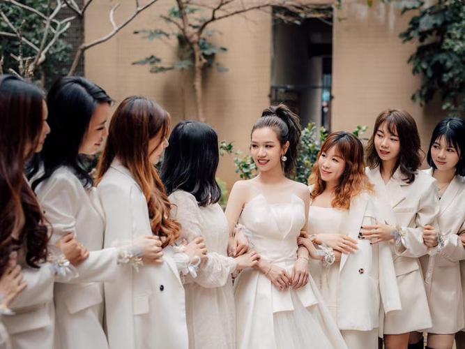结婚的姐妹团图标