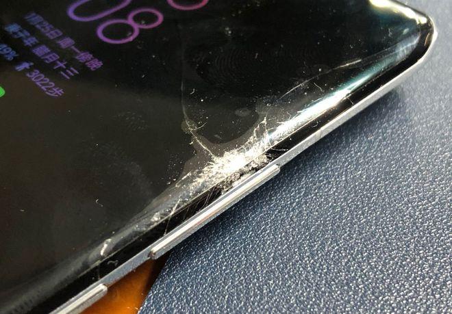 小米11屏幕碎了但不影响截图