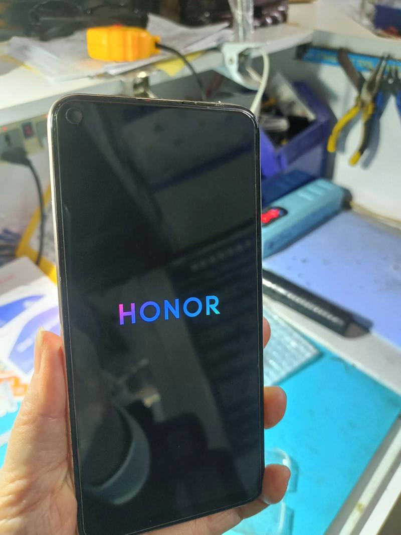 荣耀开机一直停在honor图标
