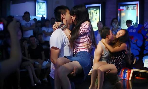 接吻的时候对象起反应了图标