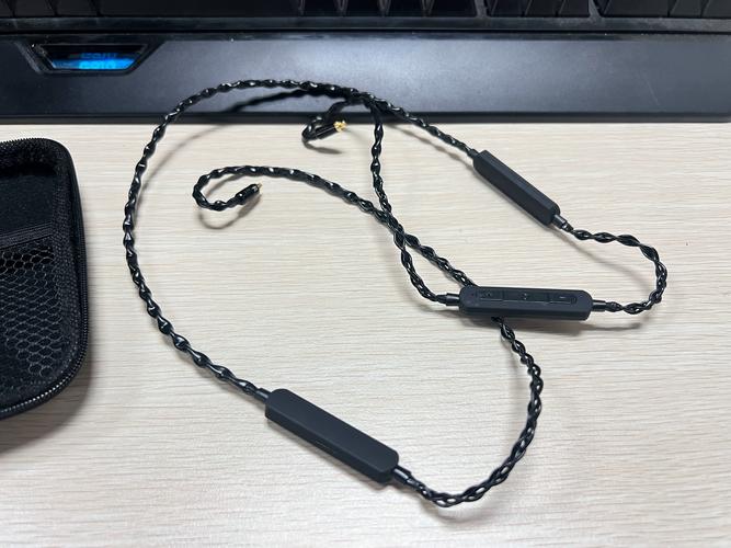蓝牙耳机同型号串线图标