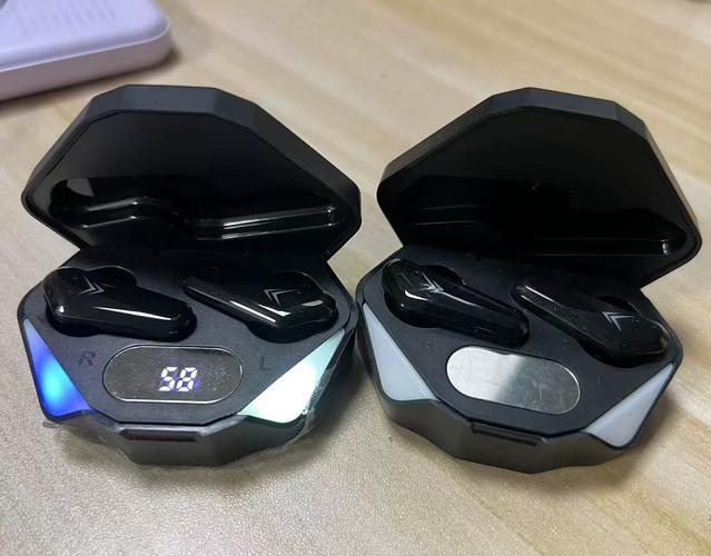 耳机充电仓电量截图