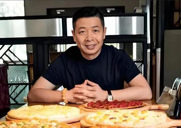 比格披萨65岁老人图标
