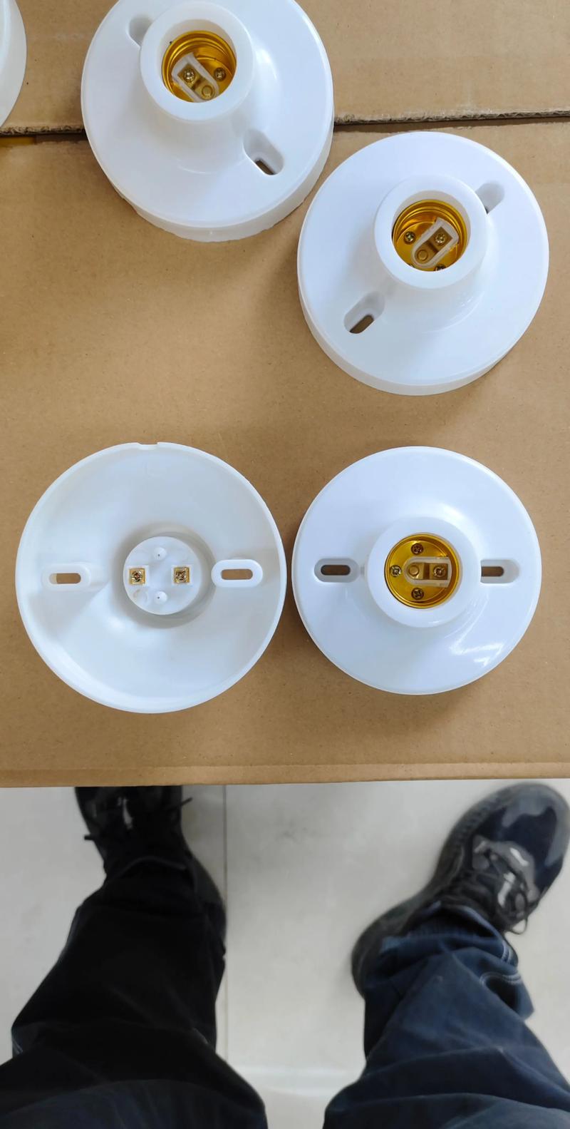 在灯线上在并一个插座图标