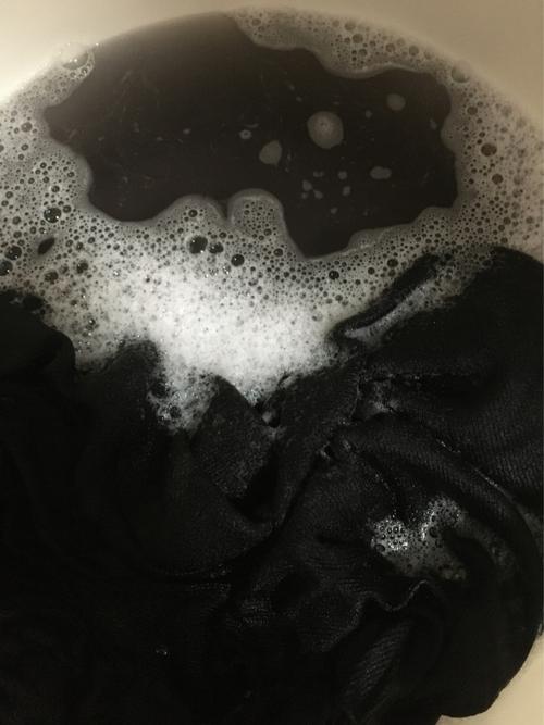 衣服掉色截图