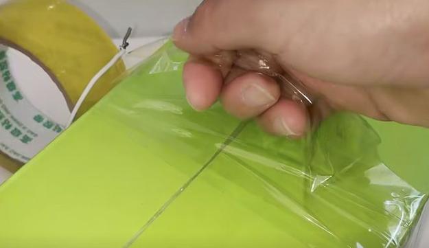 粘在桌面上的透明胶胶怎么弄掉