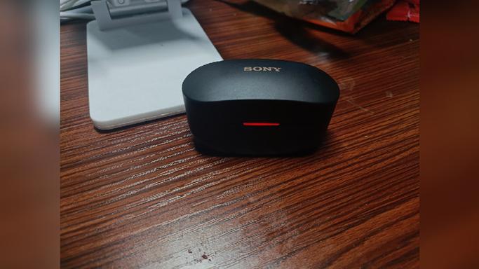 耳机仓红灯闪烁是什么意思图标