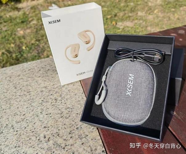 蓝牙耳机发烫对听力的影响