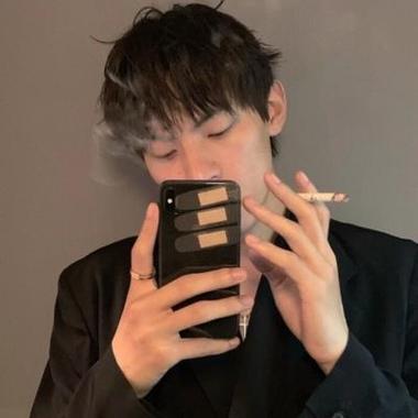 高冷男生头像呆萌