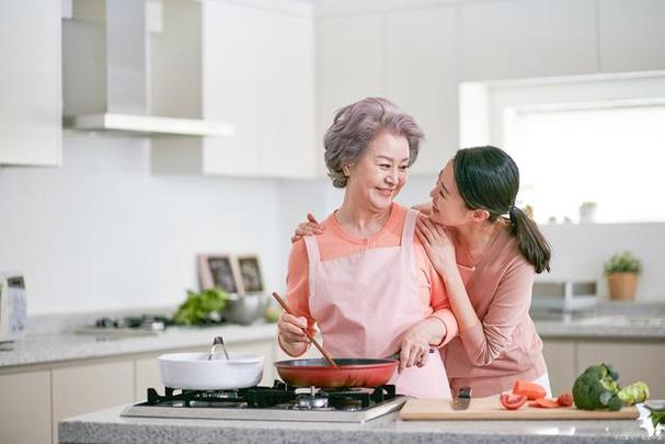 类似我的婆婆是重生的年代文图标