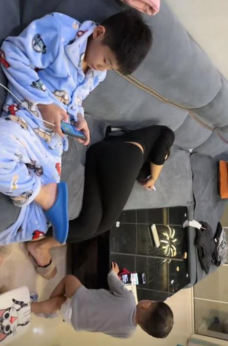 与静静她妈聊天中图标