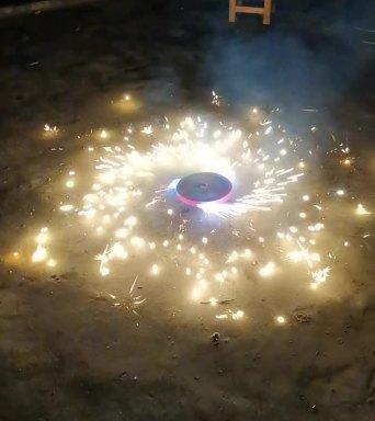 地上转的烟花图标