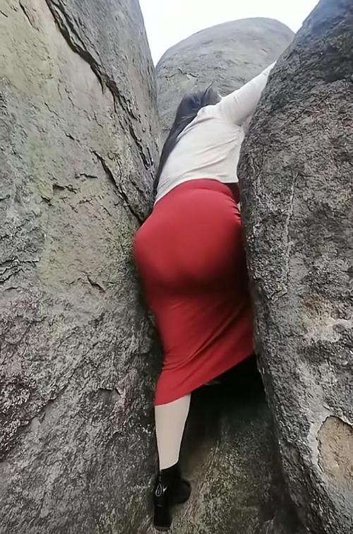 女人爬山会吸引异性吗图标