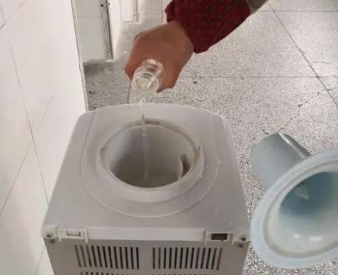 沁园饮水机怎么清洗图标