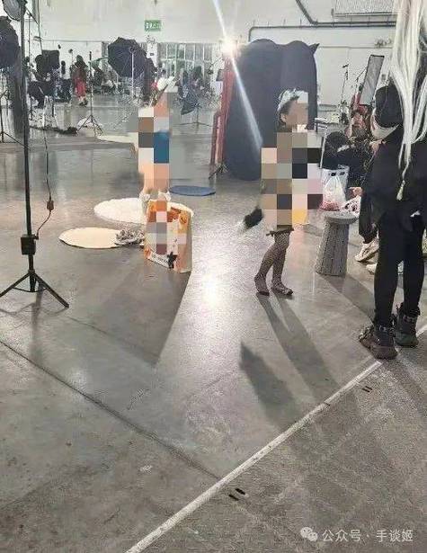 擦边服截图