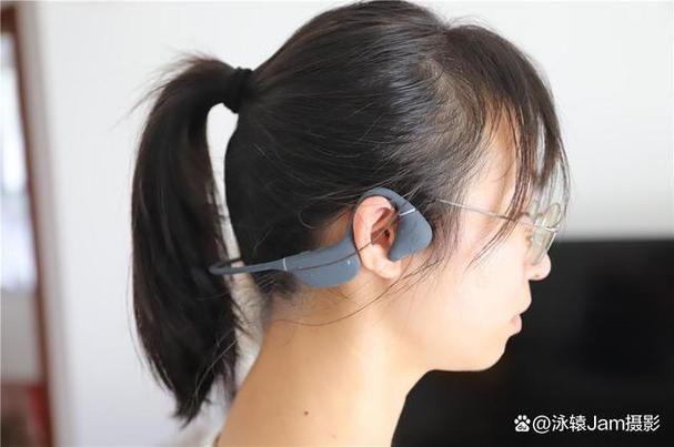 骨传导耳机佩戴正确图截图