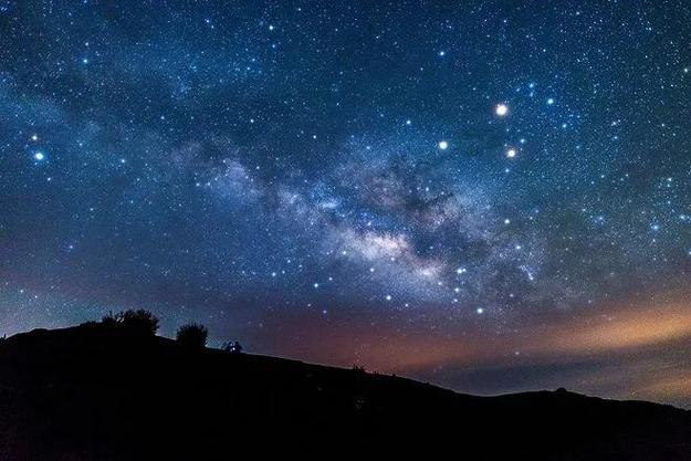 星星点亮夜空图标