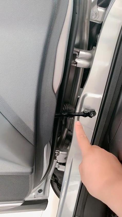 一开门吱嘎吱嘎响怎么办图标