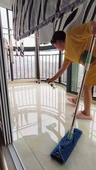 把家打扫得又干净又整洁图标
