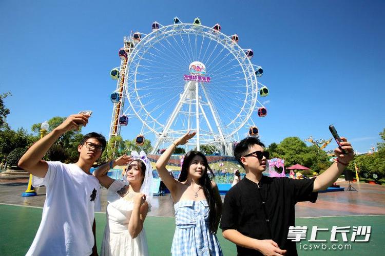 轻颜相机拍照有时间和日期吗图标