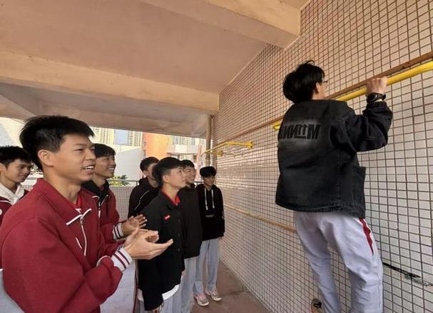 走廊挂单杠有讲究吗