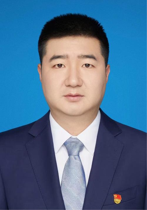 南方电网何晓冬年龄图标