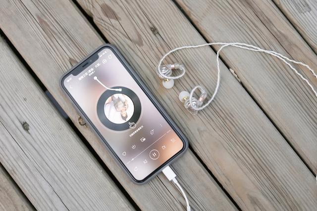 iphone11插耳机声音外放图标