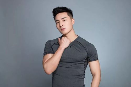 健身房的健身教练图标