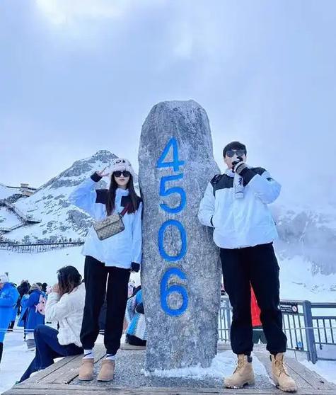 去玉龙雪山需要穿什么衣服截图