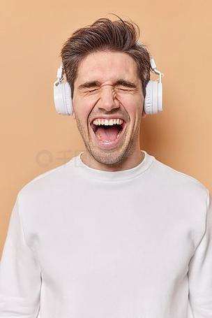 戴耳机说话听到自己声音图标