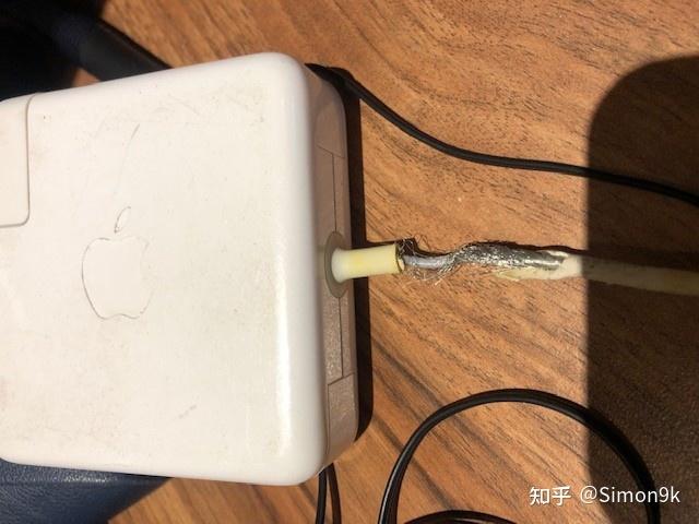 苹果充电时一会充一会儿断图标