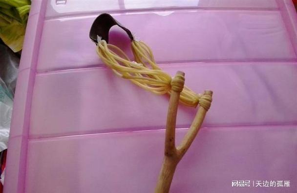 一根皮筋怎么打鸟图标