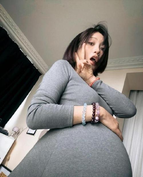 怀孕超级大肚子图标