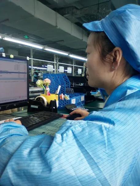 打螺丝工资一个月多少钱图标