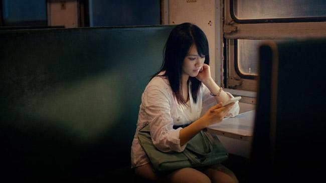 陌陌宣传广告的女人图标