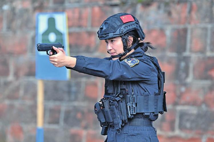 中国女特警震惊世界图标