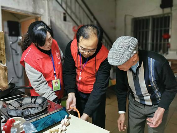衣服被拉链卡住怎么办图标