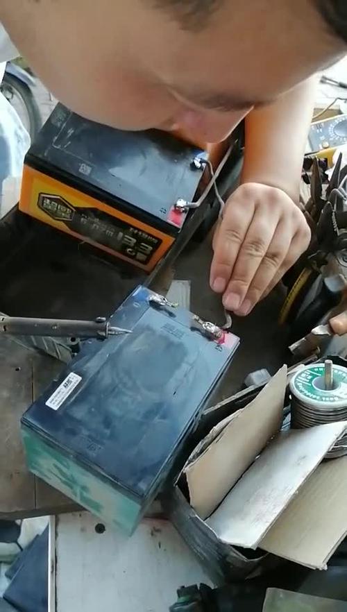 修复电瓶全过程视频图标