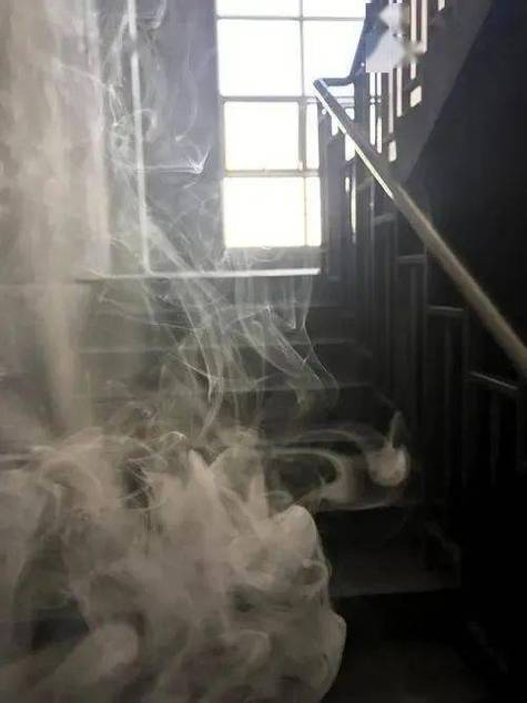 高层楼梯间可以吸烟吗图标